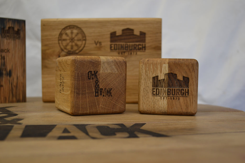 Oak Cubes – Oak & Black